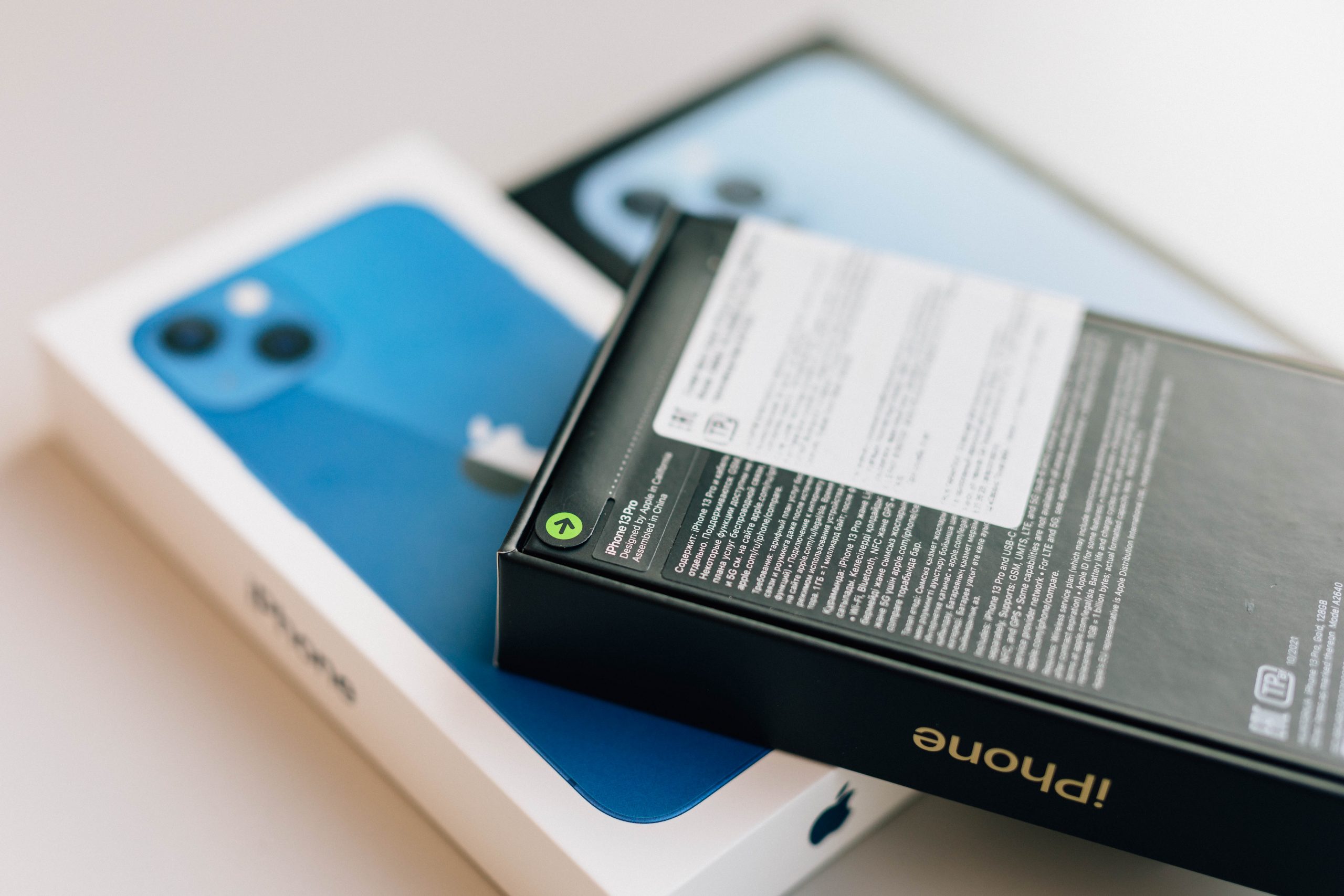 Not what it claims to be: how to distinguish the original iPhone from ...