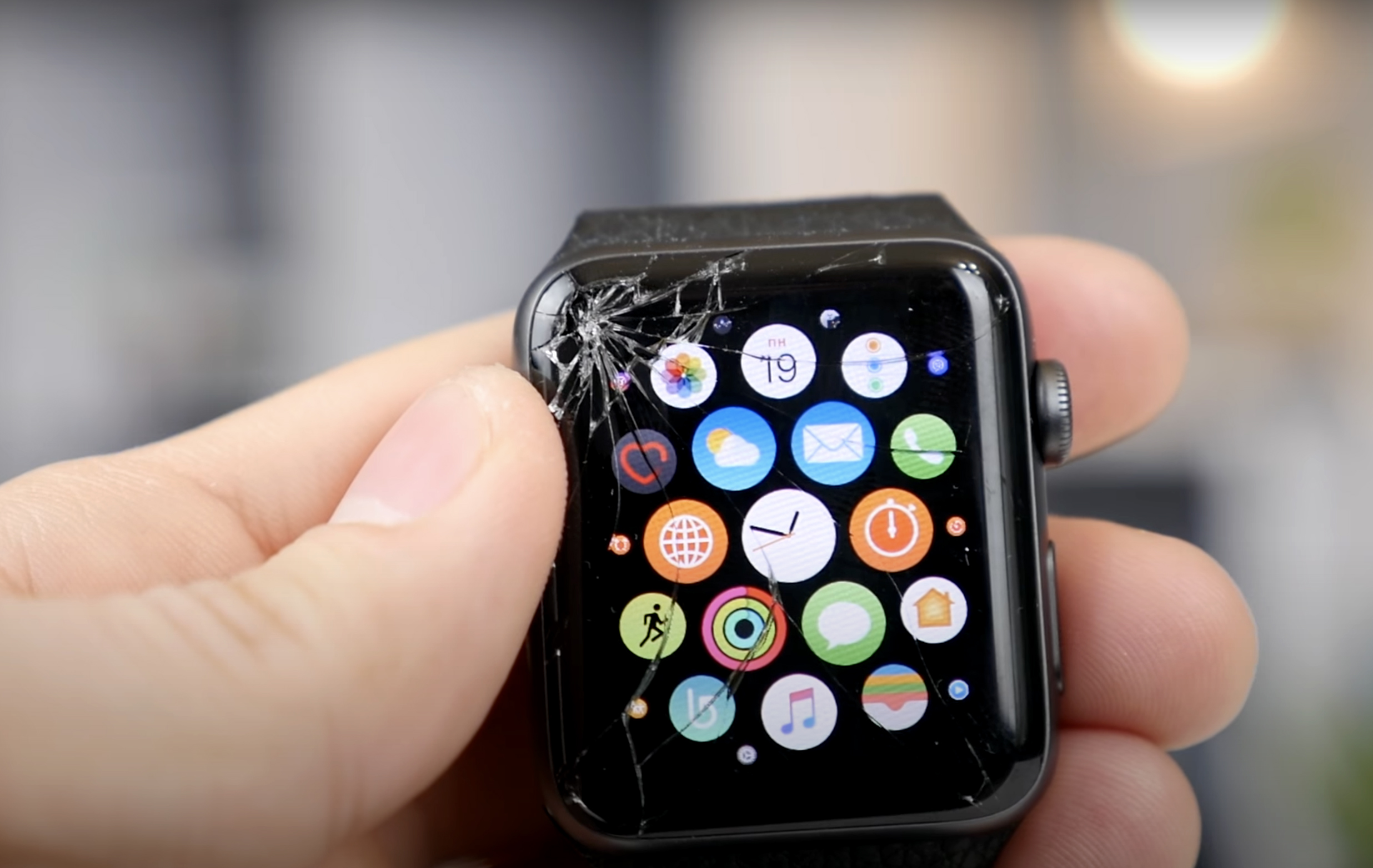 Broken Apple Watch: repair or buy new ones? - iSpace